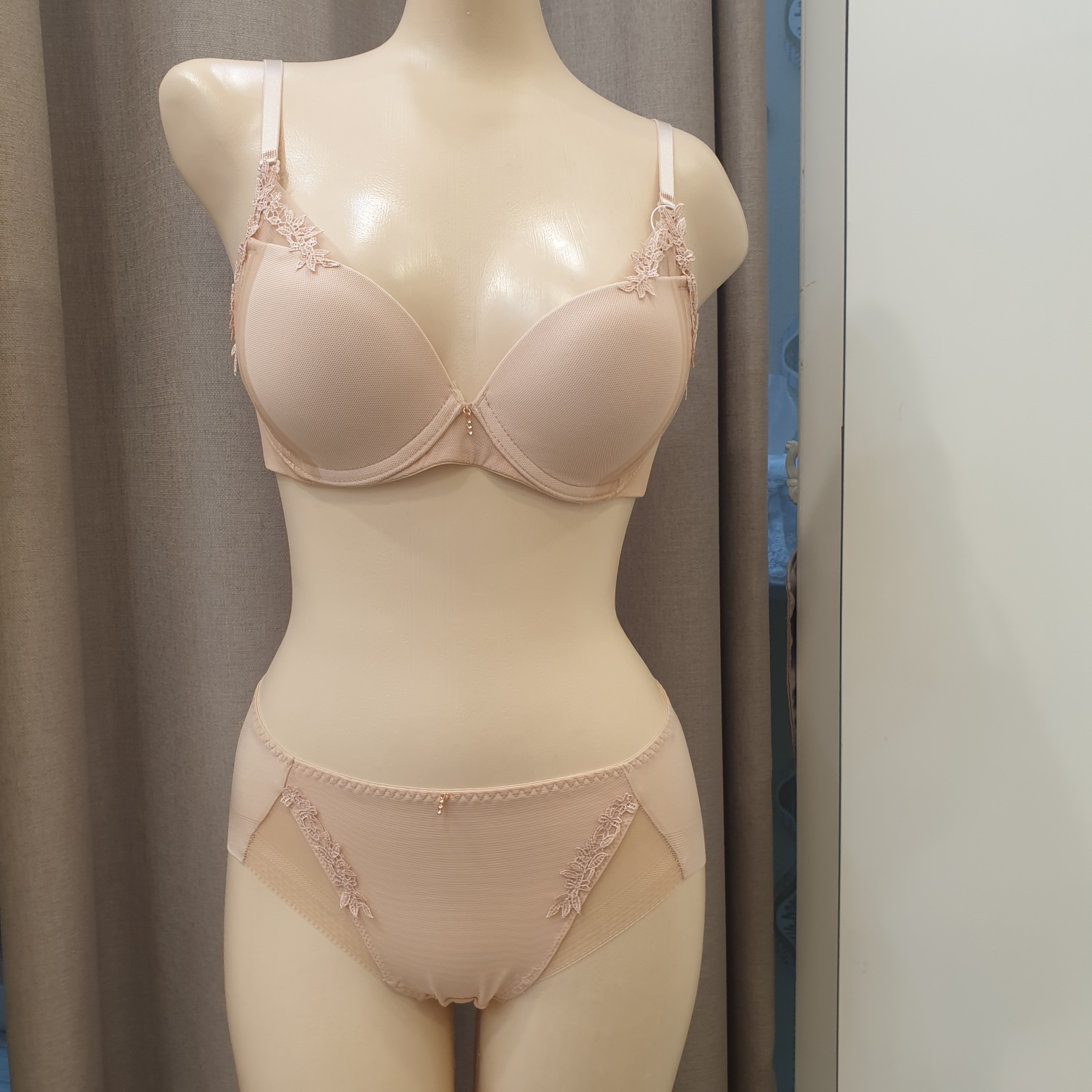 비비안 23년메인큰컵몰드브라햄팬티세트4컬러중선택(70C~85E컵)BR1780QBP1780P- 이랜드몰