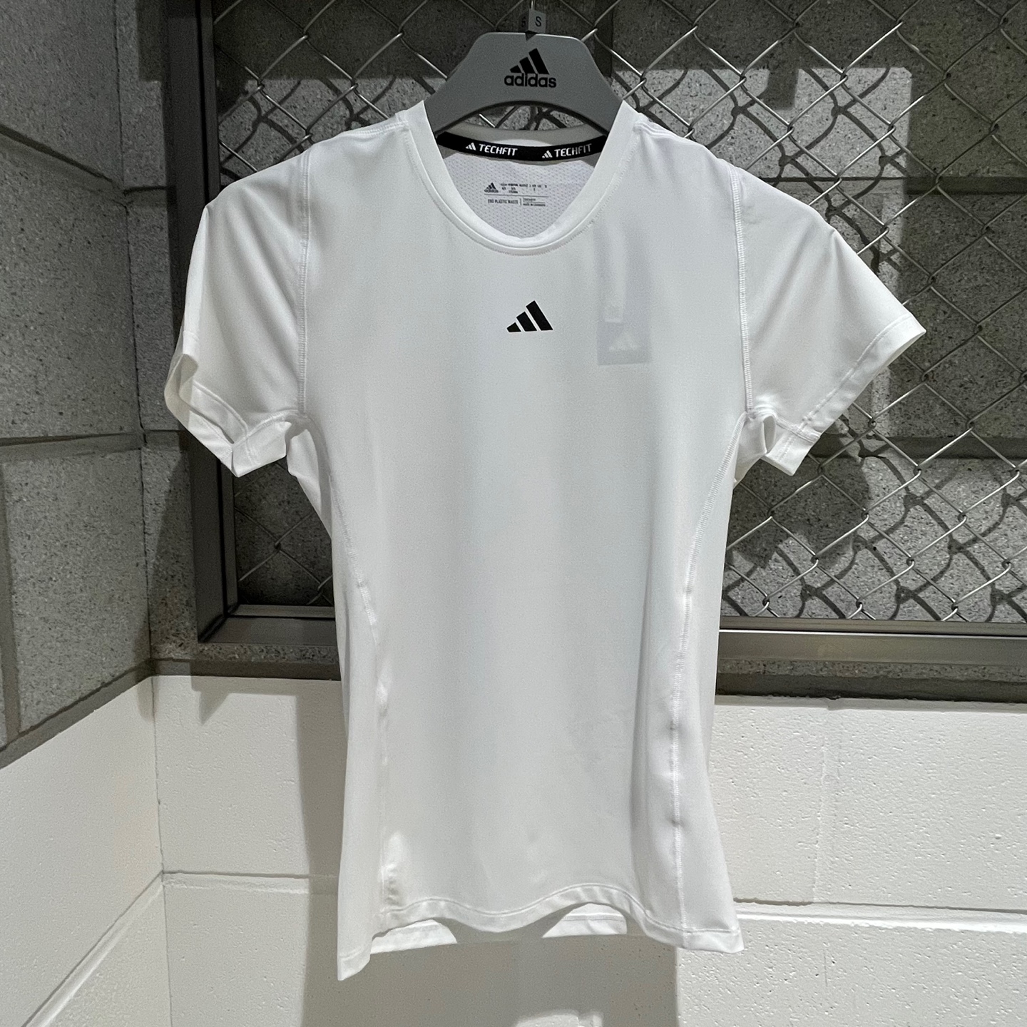 아디다스 [매장정품] 반팔티 테크핏 트레이닝 티 HK2335 화이트- 이랜드몰