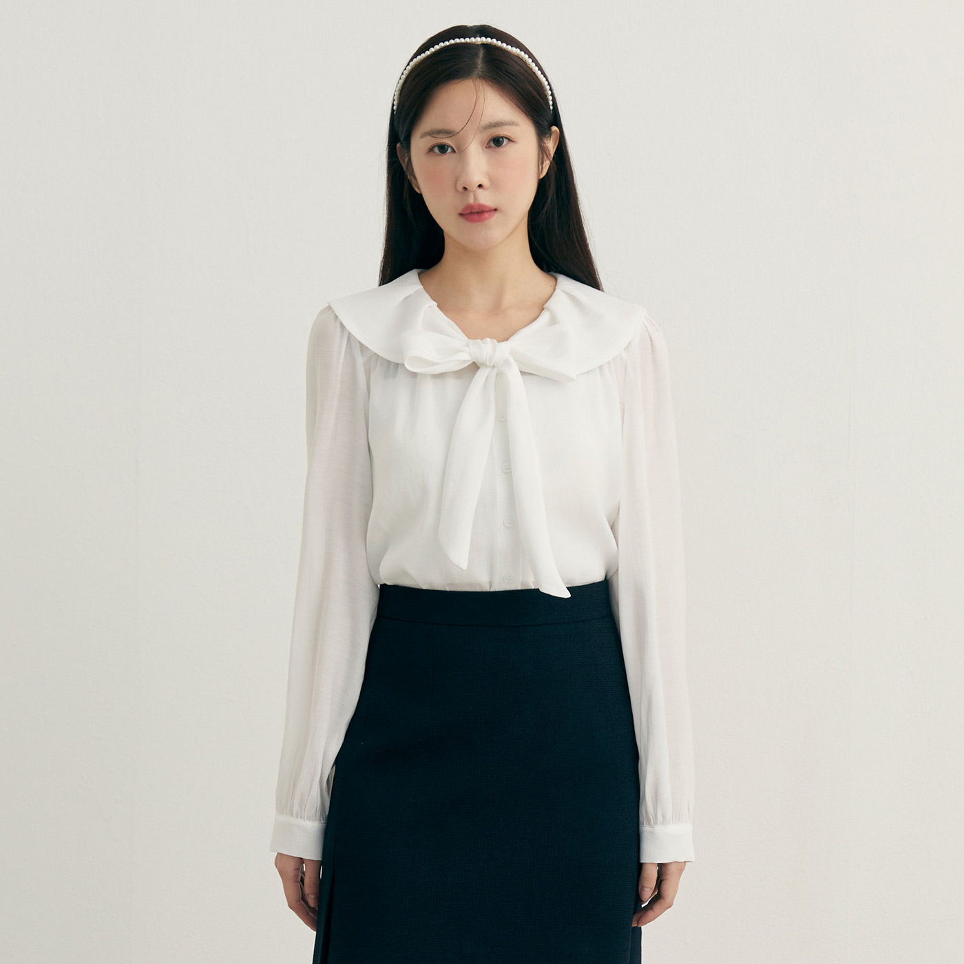 [E-Label] 러플 블라우스(1color)_RMBLD24RT3- 이랜드몰