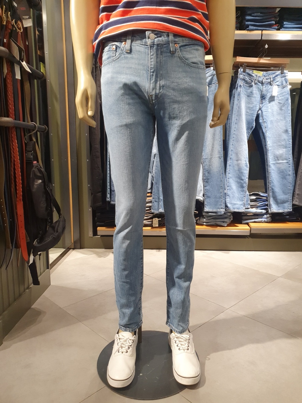 [리바이스] 프리미엄 511 쿨맥스 연청 슬림핏 여름 청바지 045115542 NC순천점- 이랜드몰