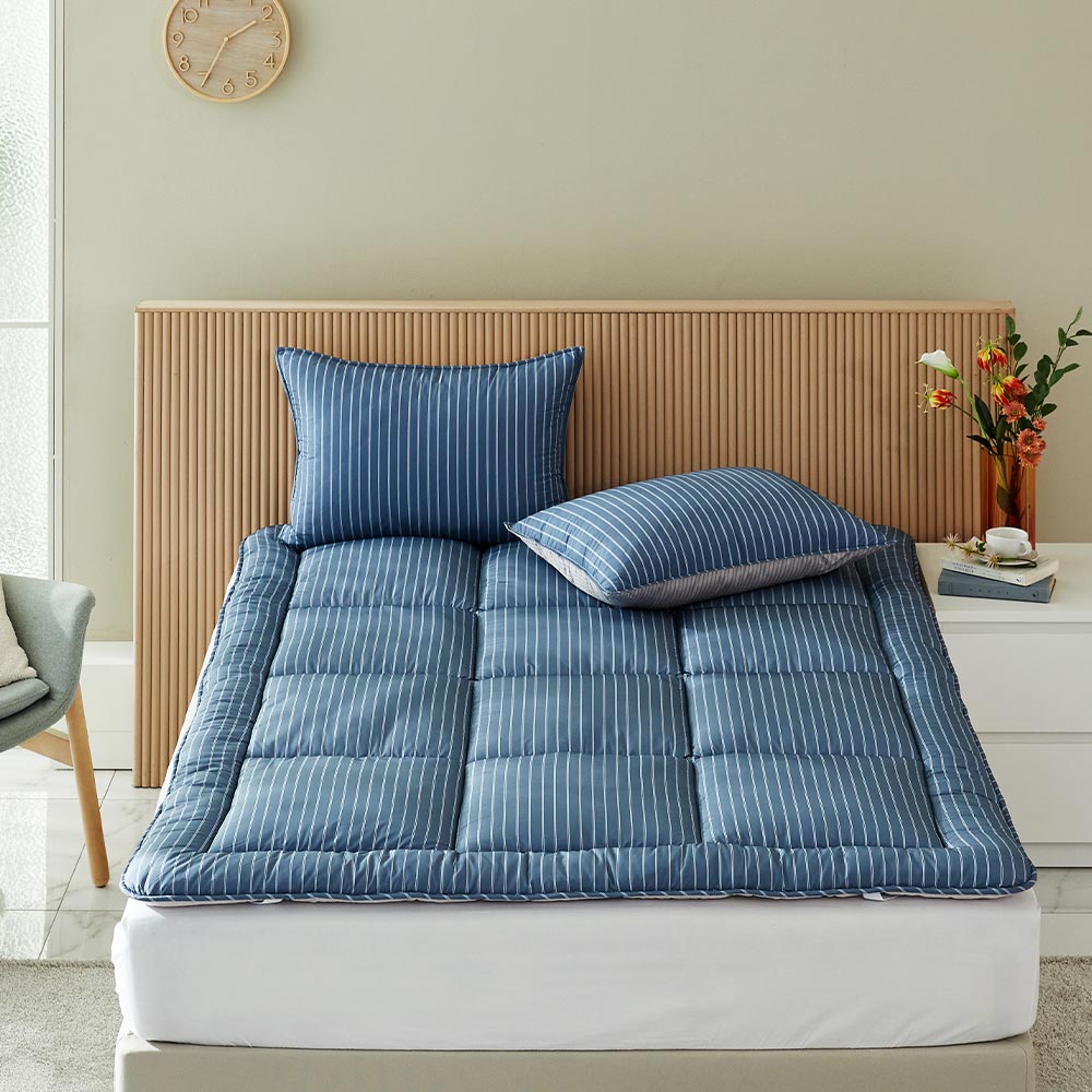 스웰)라크 네이비 스트라이프 알러지케어 퀸토퍼150*200_CV2223070- KIDIKIDI