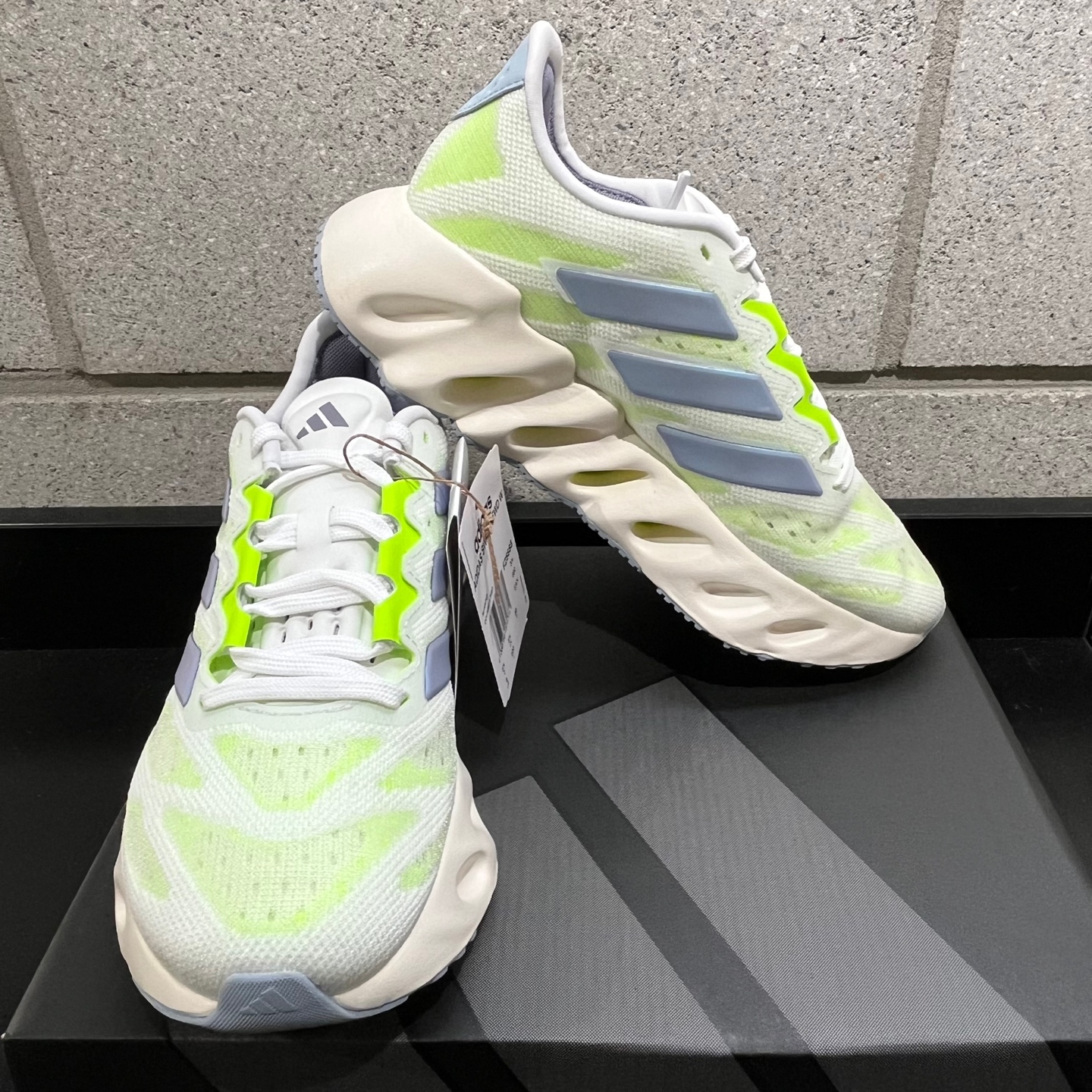 아디다스 [매장정품] 런닝화 스위치 FWD W FZ5685 레몬- 이랜드몰