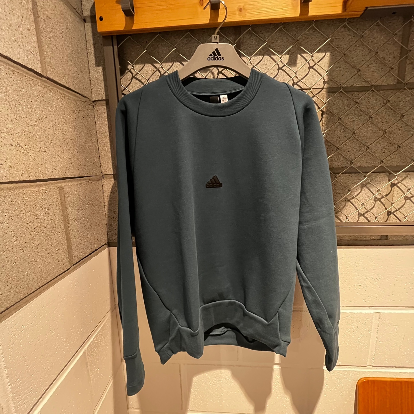 아디다스 [매장정품] 맨투맨 Z.N.E. 프리미엄 스웨트셔츠 IN5108 아크틱 나이트- 이랜드몰