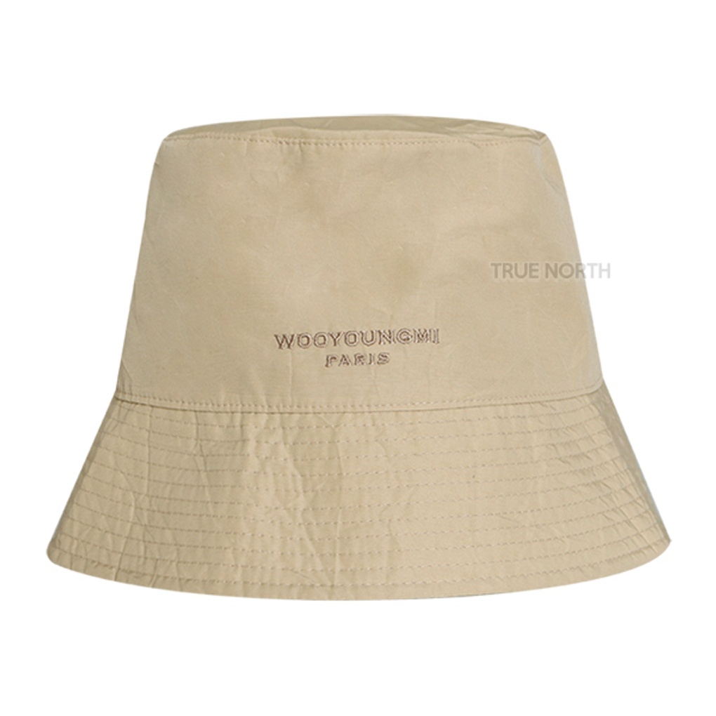 [우영미] 23SS 남성 W231AC53 928E 로고 자수 크링클 버킷 햇 베이지- 이랜드몰