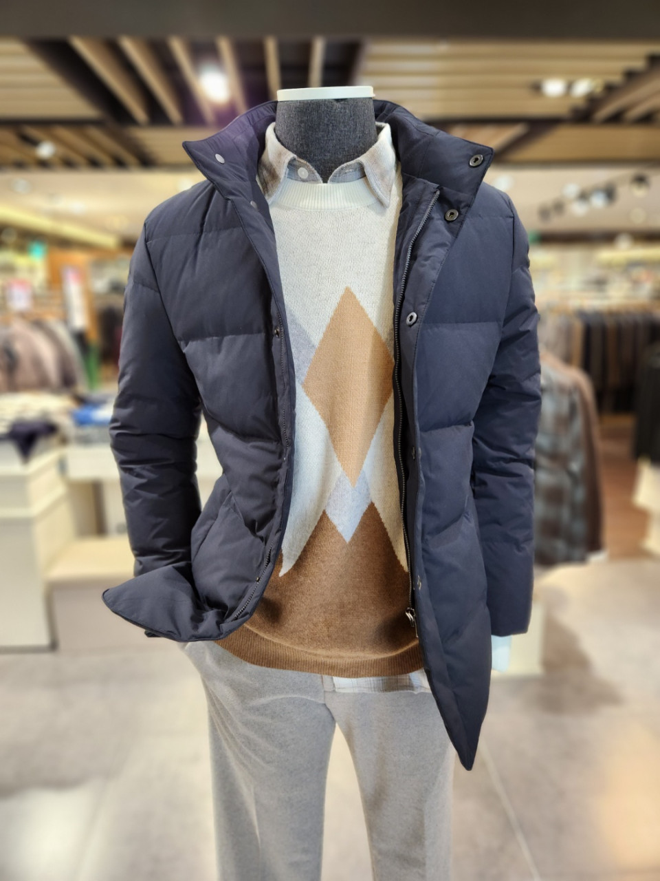 에디션 다크 네이비컬러 은장버튼 스텐카라 덕다운 퀼팅자켓 캐주얼블레이져 패딩자켓 NAD4K- 이랜드몰