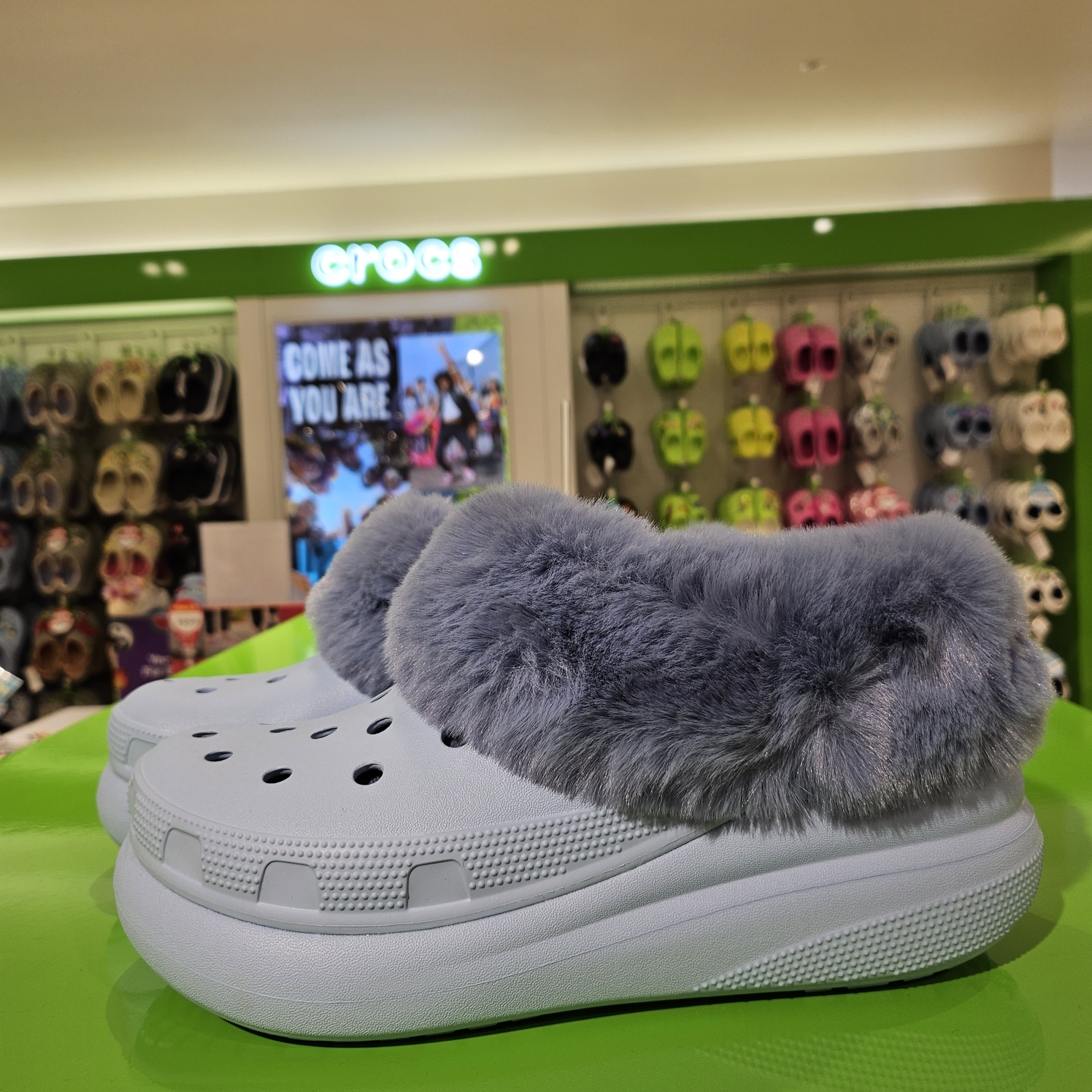 [크록스] 퍼에버 크러쉬 하늘색 208446-4NS- 이랜드몰