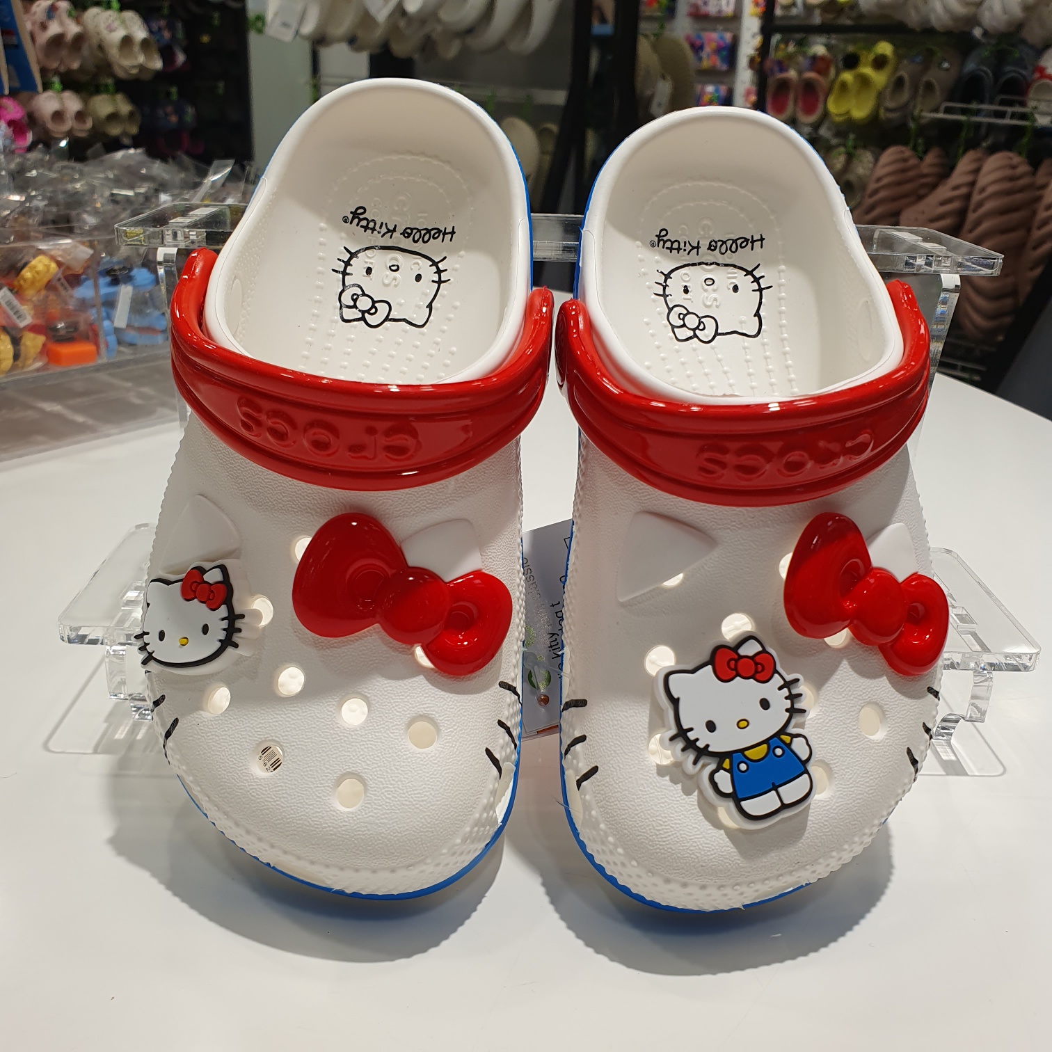 크록스 헬로키티 아이 엠 클래식 클로그 K 209454-100 평촌점- 이랜드몰