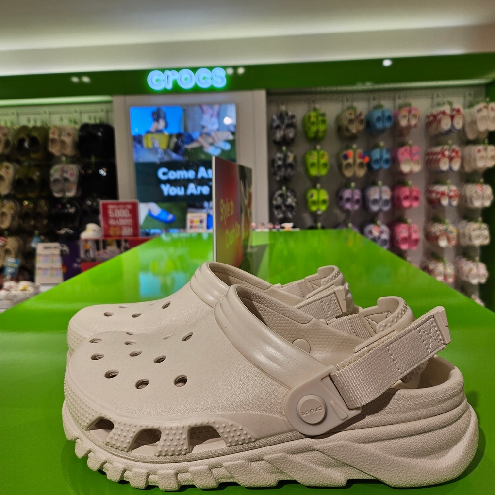 크록스 듀엣 맥스 2 클로그 스투코 208776-160 신구로점- 이랜드몰