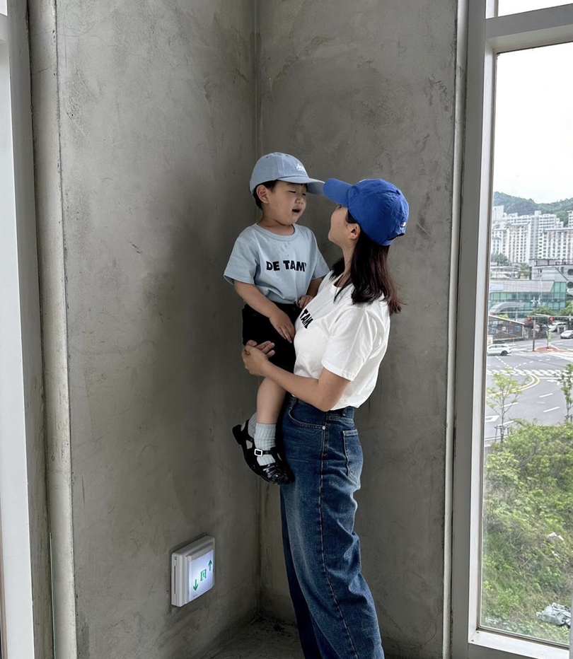 24SS 로고절개티 (5color) (MOM & KIDS)- KIDIKIDI