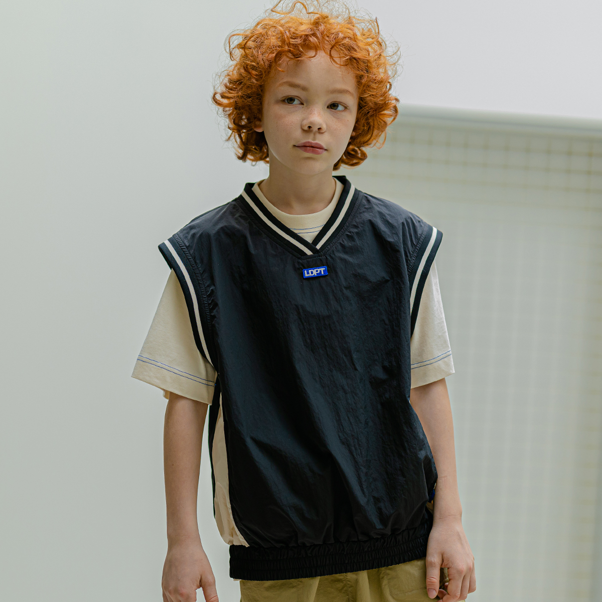 나일론 V넥 배색 베스트 Black- 이랜드몰