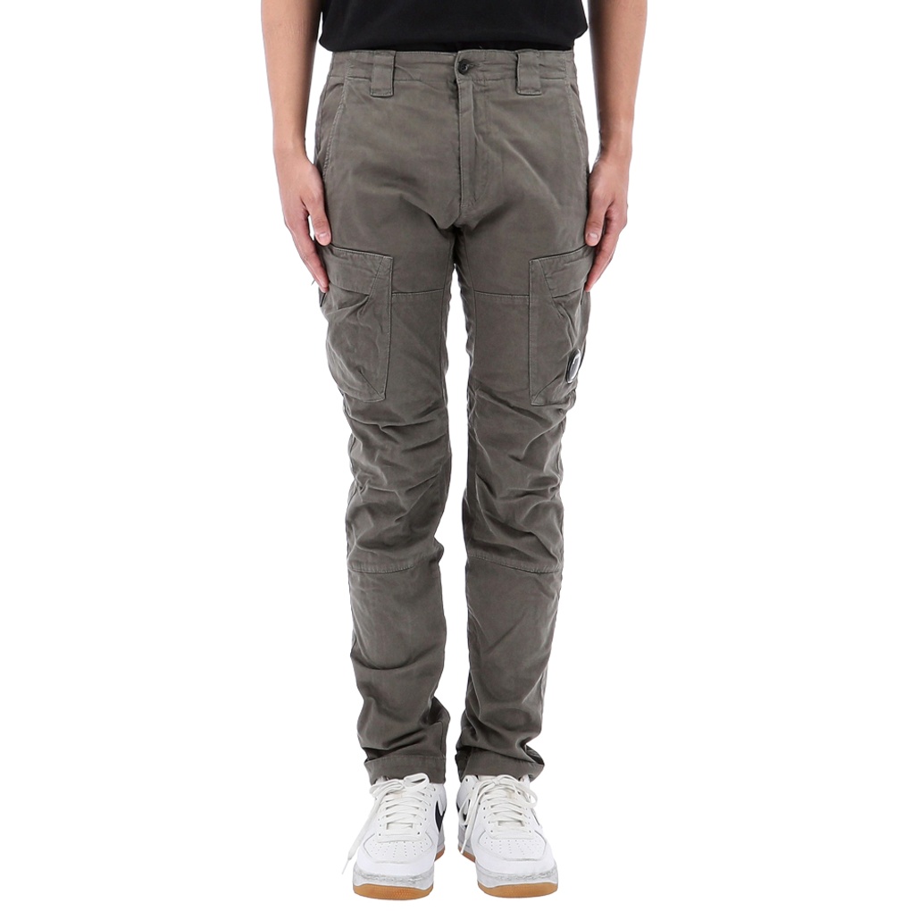 24FW CP컴퍼니 스트레치 새틴 렌즈 카고 팬츠 17CMPA121A 674- 이랜드몰