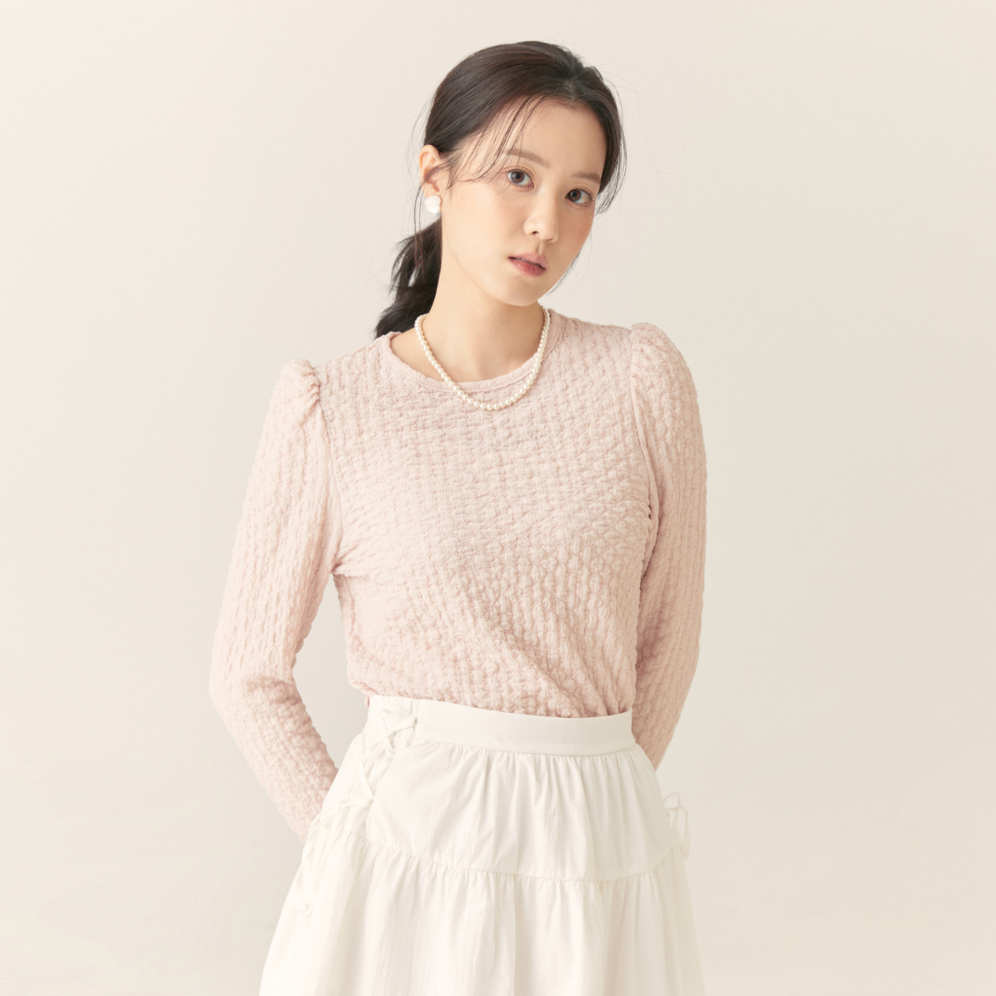 조직감 티블라우스_RMLWF12R12- 로엠