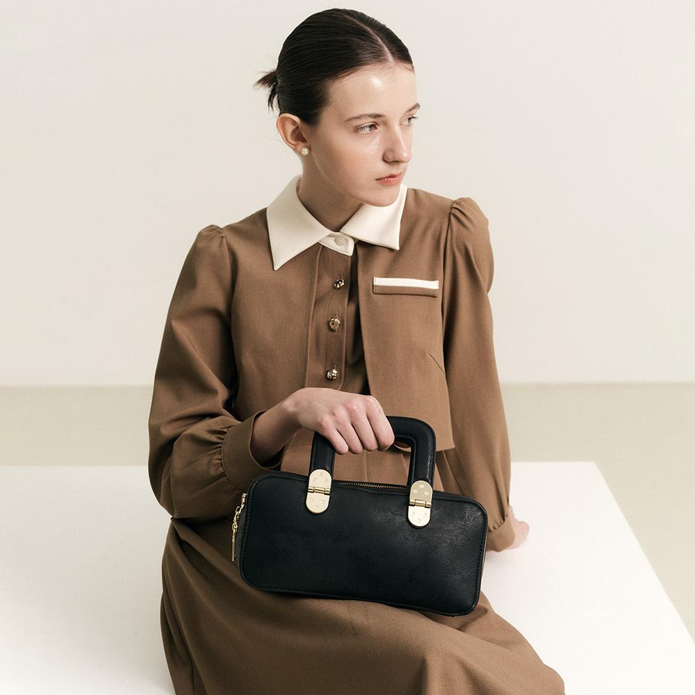 WD_Metal point crossbody bag_BLACK- 이랜드몰