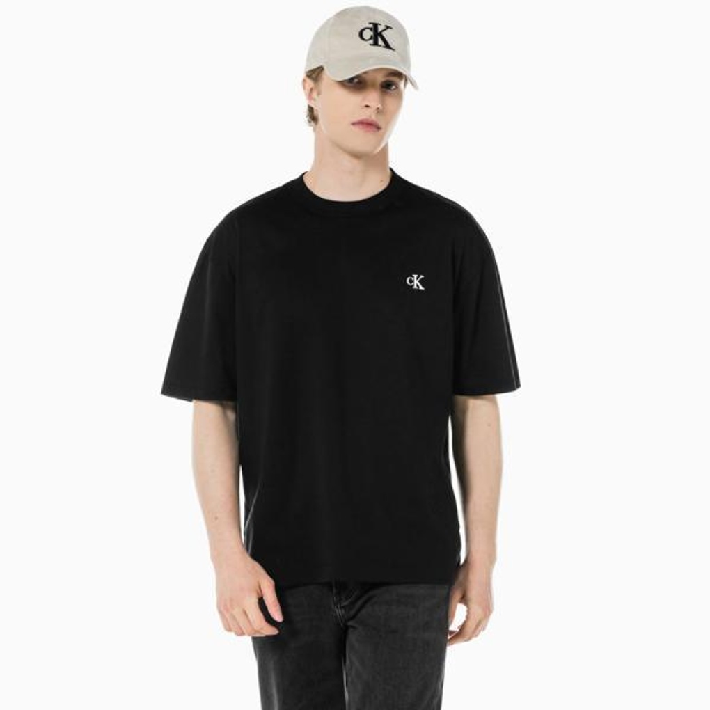 캘빈클라인진 CK 남성 릴렉스핏 엠브로이더리 로고 반팔티셔츠 40HM229- 이랜드몰