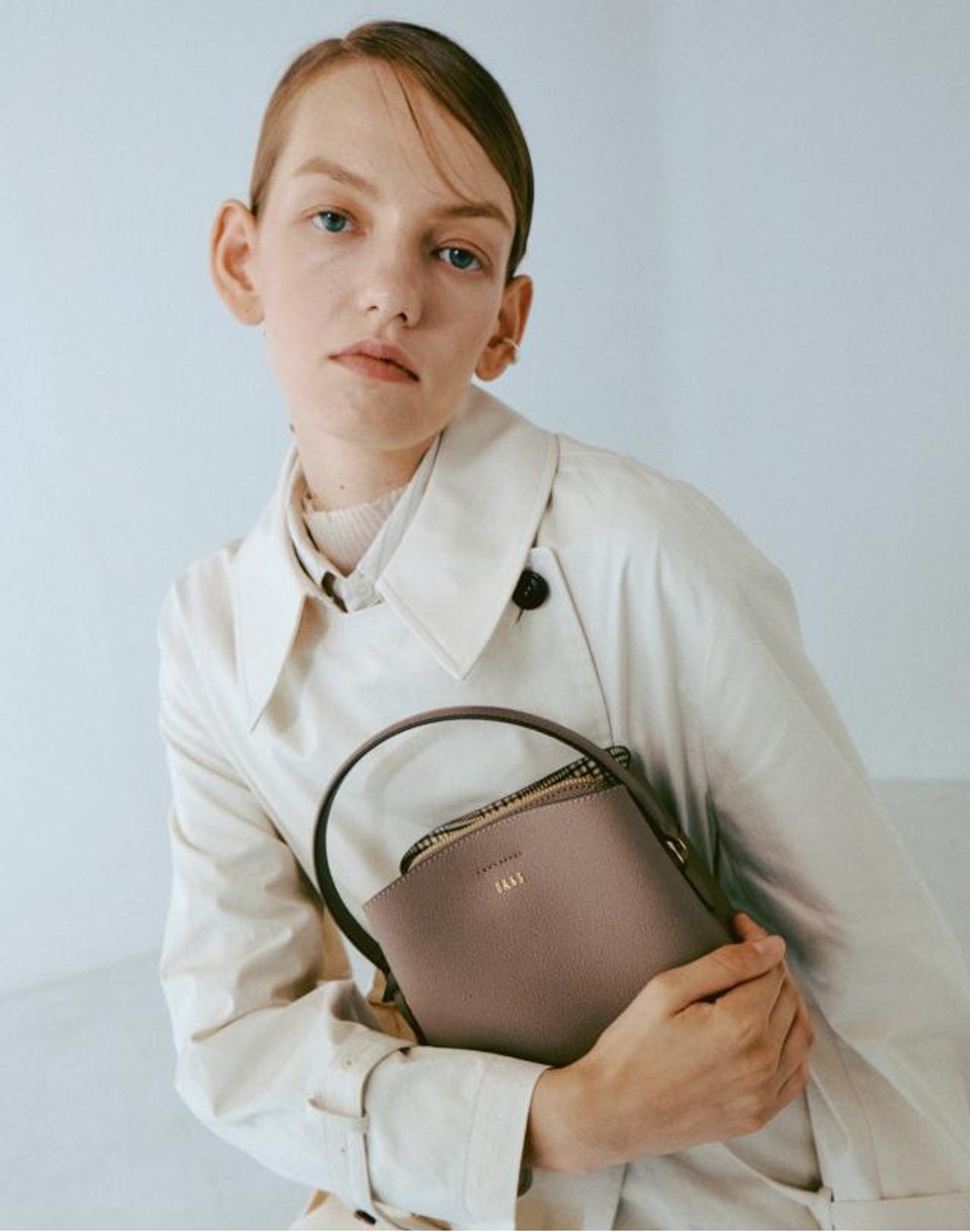 [21FW 닥스 ACC 여성]RILEY CLASSIC 베이지 잔체크 배색 가죽 스몰 토트백_DCBA1F912I3- 이랜드몰