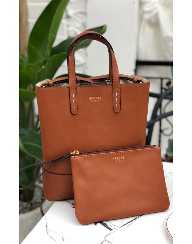 [21FW 헤지스 ACC 여성]PAULINE,CLASSIC 브라운 가죽 로고 클래식 토트백_HIBA1F403W2- 이랜드몰
