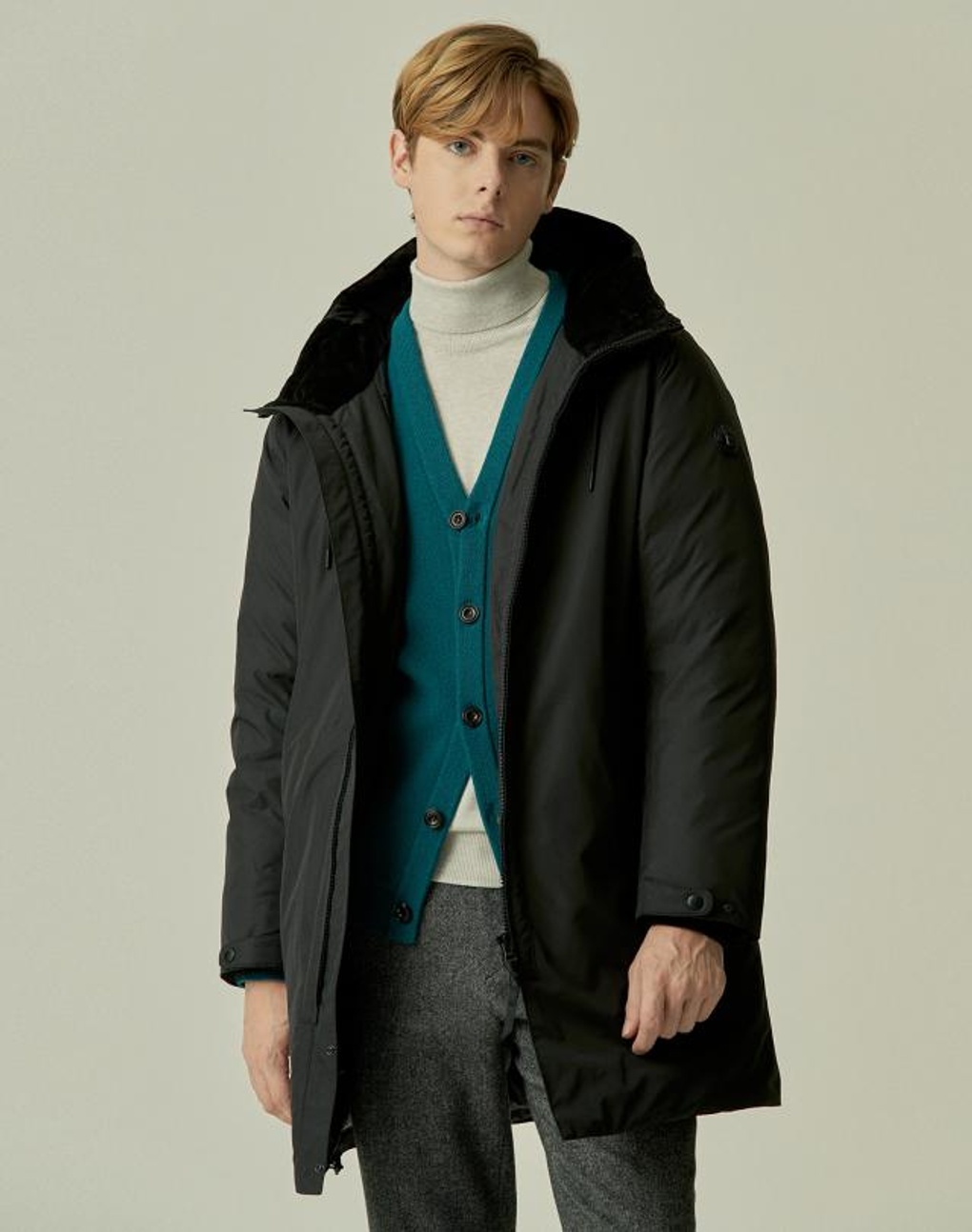 [20FW 헤지스 남성]블랙 로고패치 덕다운 후드코트_HZCO0D671BK- 이랜드몰