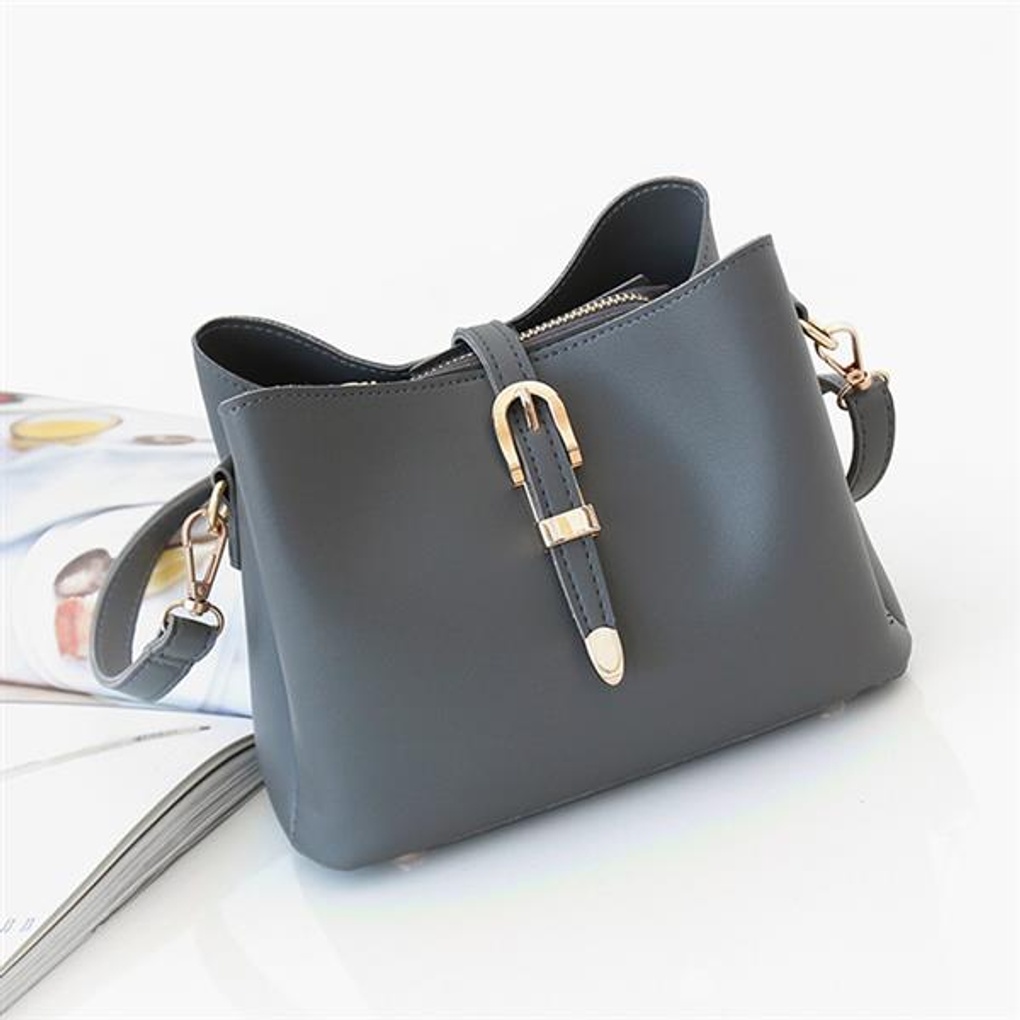 컴팩트한 사이즈 골드버클 크로스백 CH-2080- 이랜드몰