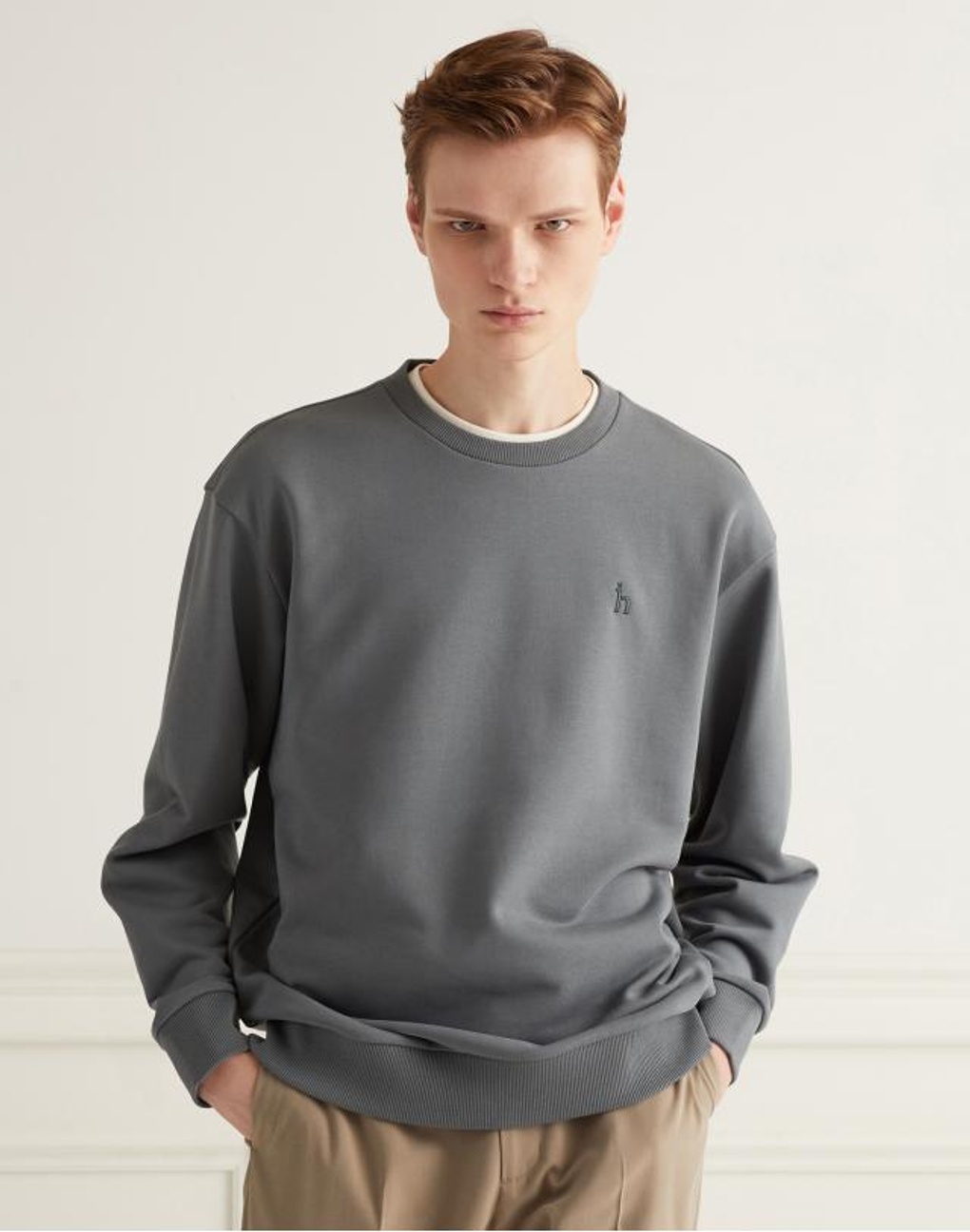 [21FW 헤지스 남성]그레이 퍼피자수 맨투맨 티셔츠_HZTS1D895G2- 이랜드몰