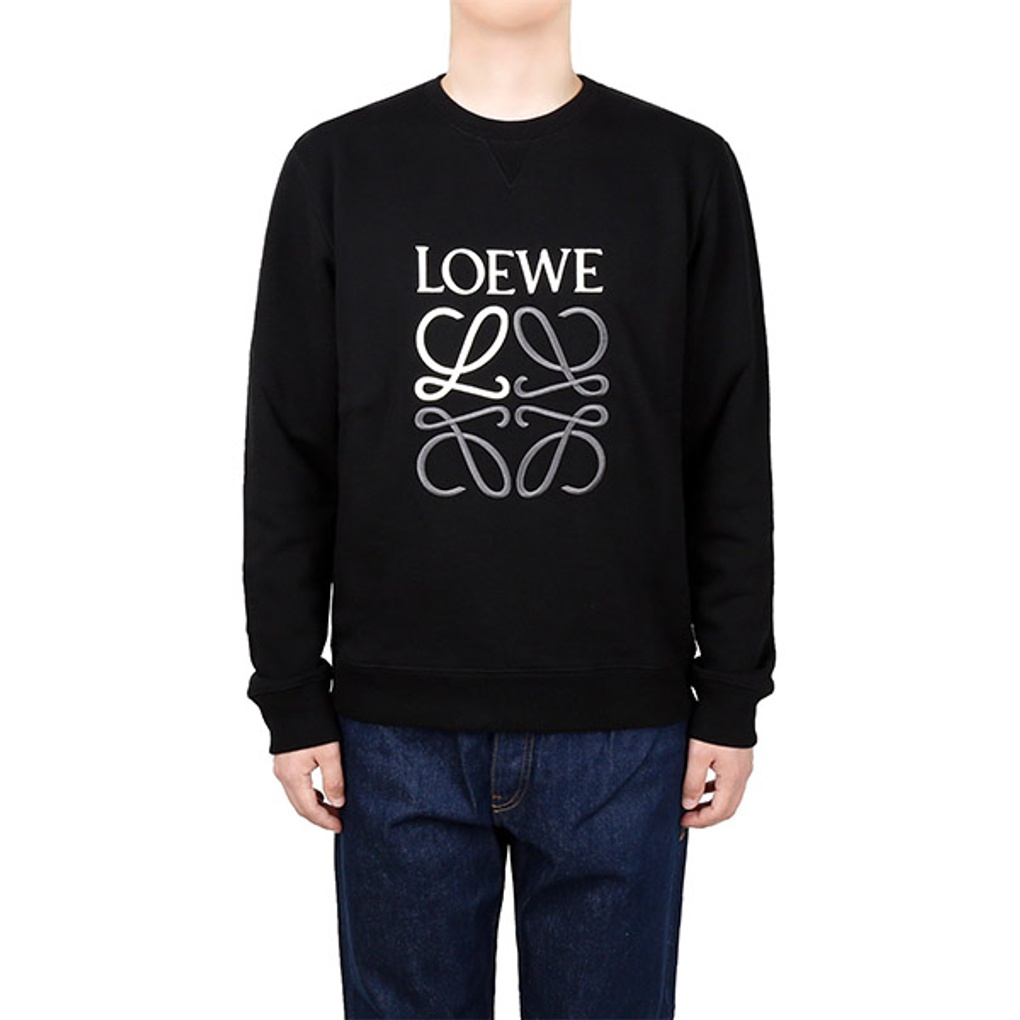 21FW 블랙 아나그램 스웨트셔츠 H526Y24J07 1100- 이랜드몰