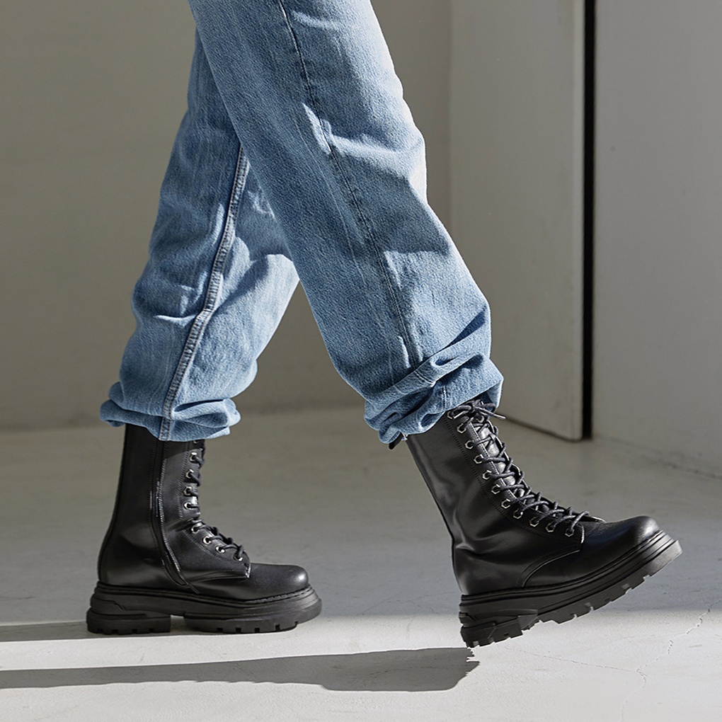 Chunky Leather Utility Boots- 이랜드몰